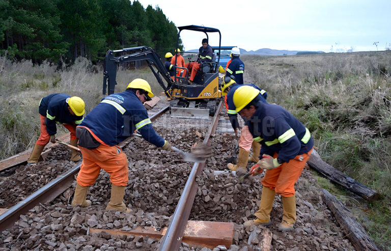 Egresados de UTEC Rivera proponen rehabilitar el ferrocarril entre ...